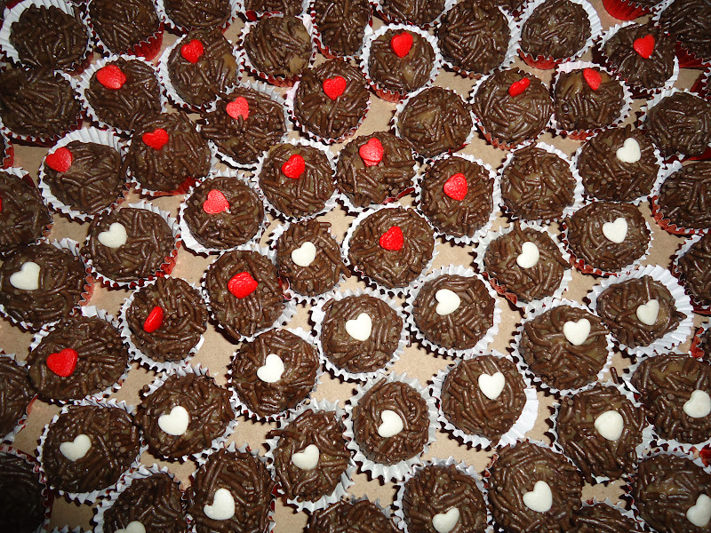 By Adriana Ramos: VAI UM DOCINHO AÍ?