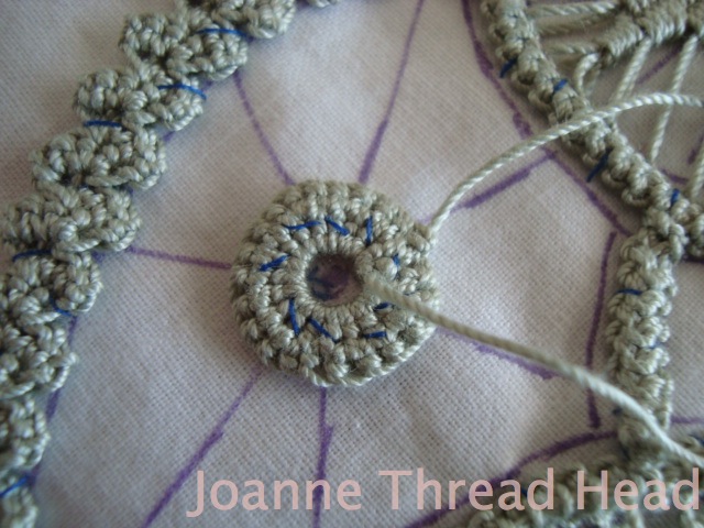 Thread Head: Intermediate Romanian Point Lace Tutorial