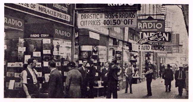 Saturday Morning On Radio Row • AmateurRadio.com