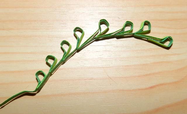 A Journey into Quilling & Paper Crafting: Quilled Leaf Sprig Tutorial ...