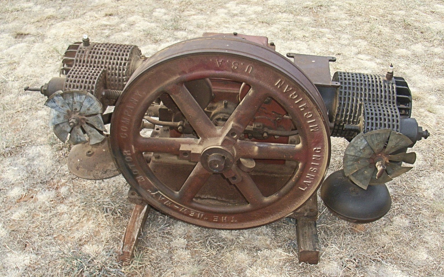 New Way Engine Stations: REGISTRY "NEW WAY" - Twin Horizontal Cylinders