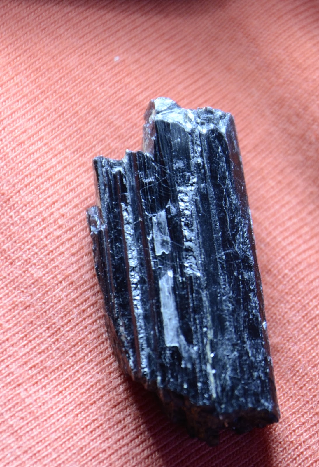 Gemas Piedras y Cristales de la Tierra: Turmalina Negra contra la "mala ...