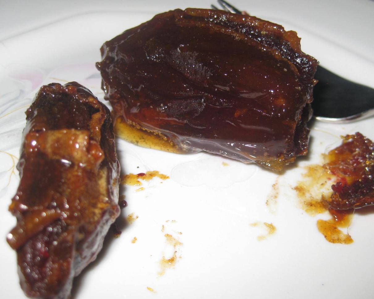 KULINARIJOS KLUBAS: DATULĖS ĮDARYTOS MIGDOLAIS IR KEPTOS MEDUJE