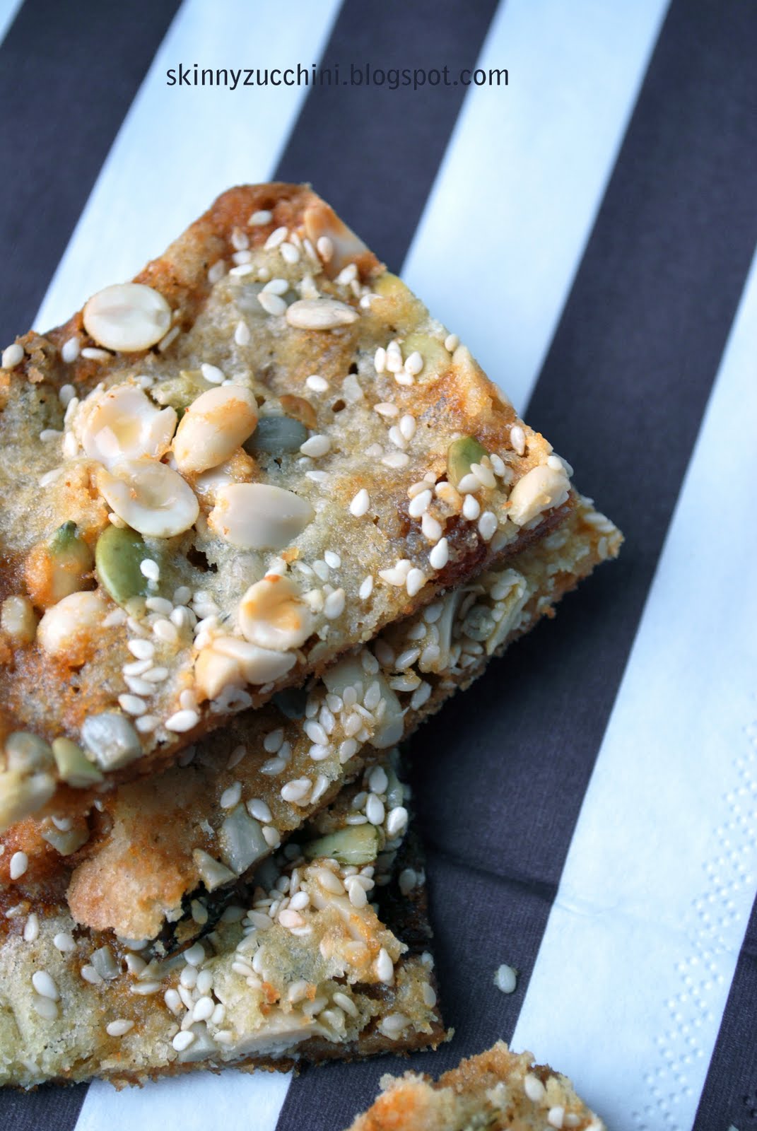 Skinny Zucchini: Cepumi ar sēklām un riekstiem