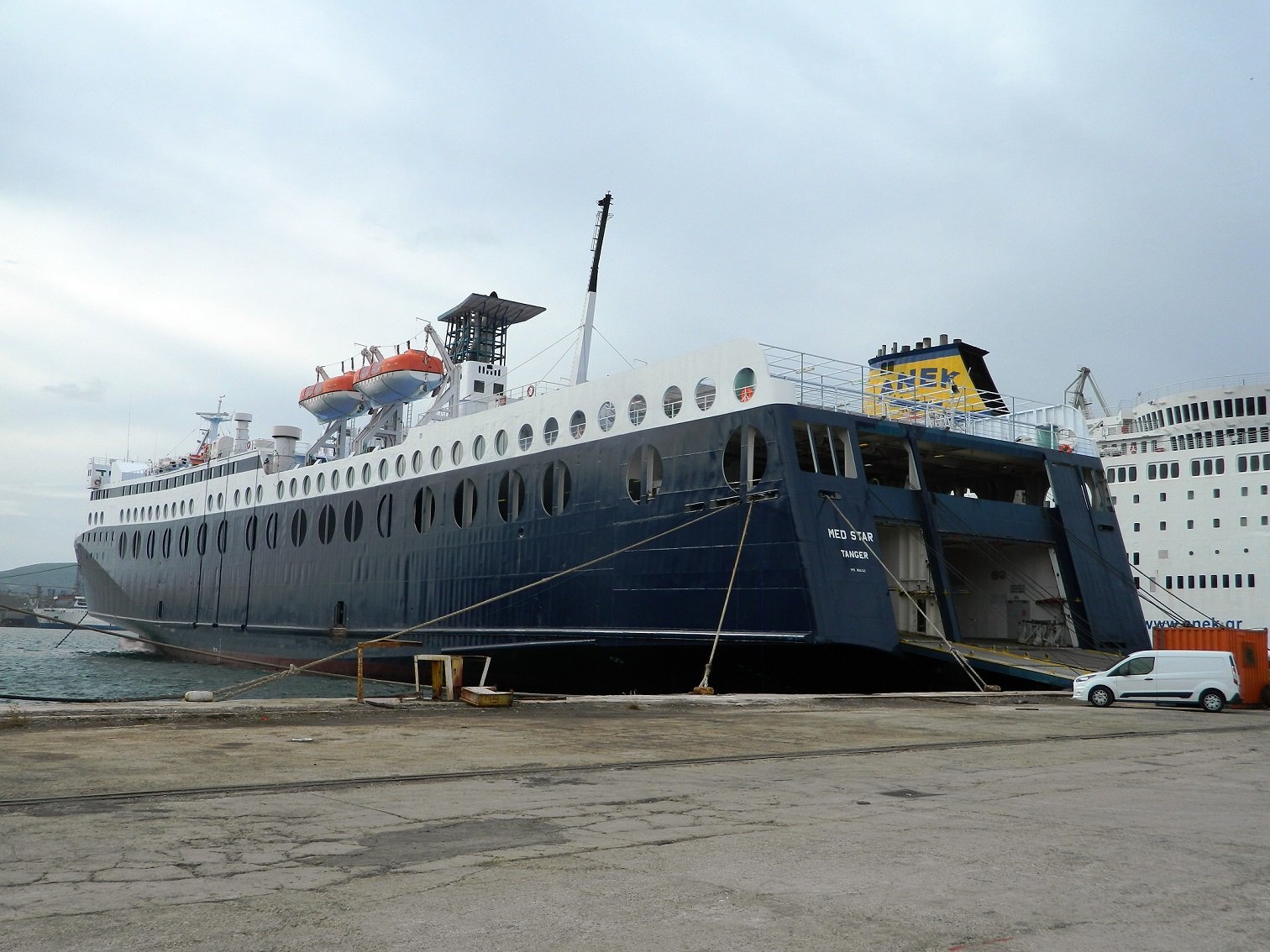 FERRYBALEAR: El Ferry "Med Star" de Inter Shipping, rumbo Algeciras