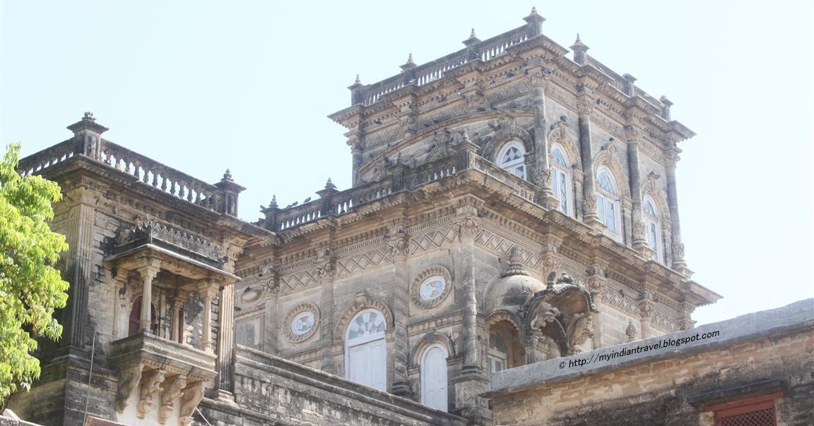 My India Travel: Facade of Naulakha Palace, Gondal