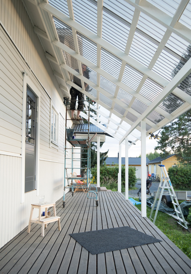 Pronssinvärinen valokate | Voikukkapelto