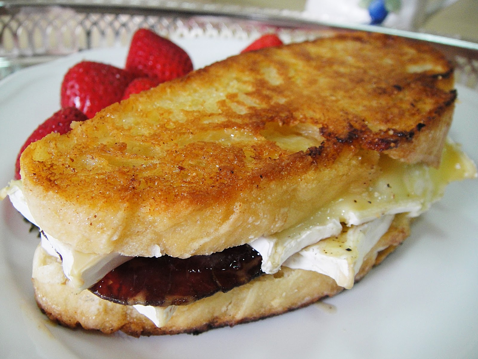 Maryam's Culinary Wonders: 975. Grilled Brie Sandwich