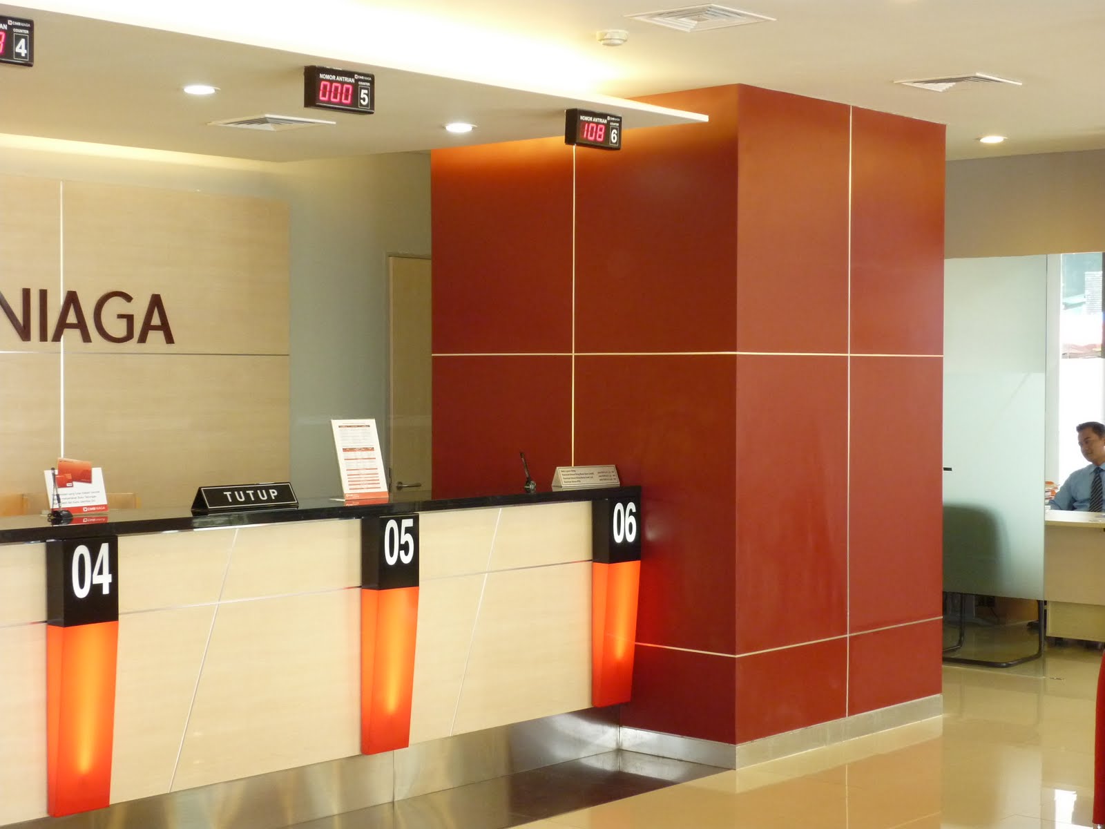 LAEINDONESIA: Standarisasi Interior CIMB Niaga