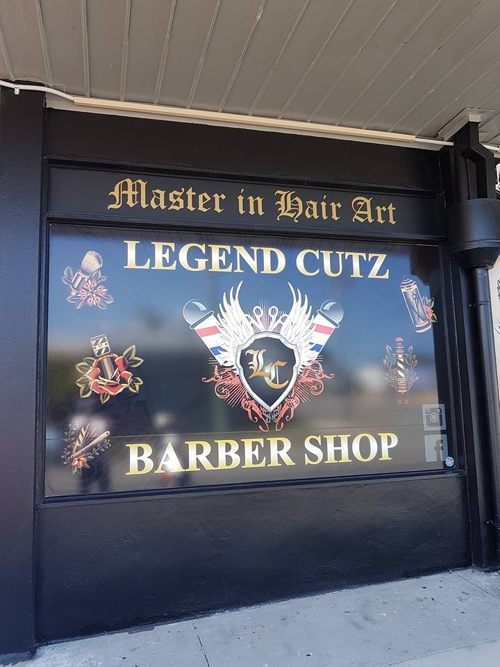【ゴールドコーストの散髪屋さんはこんなところ】Legend Cutz Barber Shopはローカルならではの独特な雰囲気が漂う髪切り屋さんである。