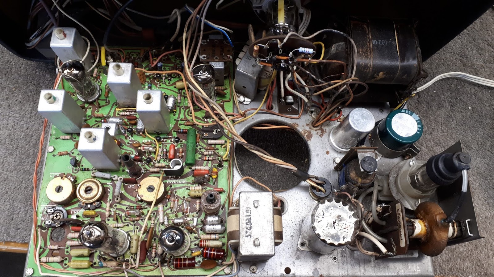 NZ Vintage Television: Pye T25Y 16" Portable TV - Updated 24/5/2019