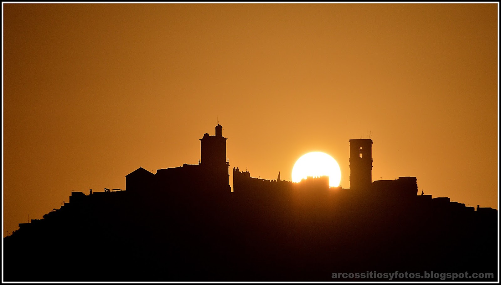 ARCOS, sitios y fotos.: Arcos, una cuna del sol