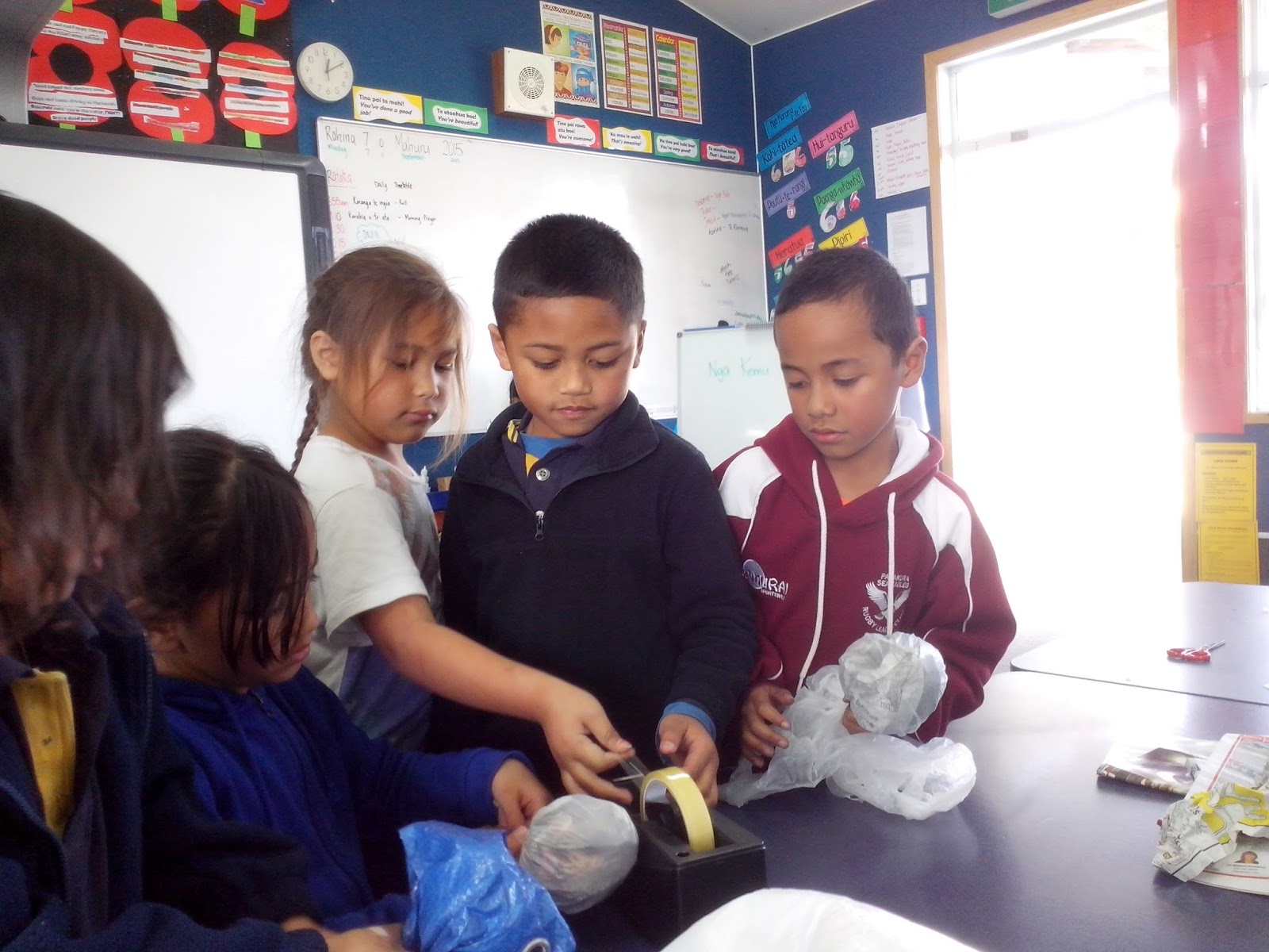 Surfers Paradise of 19: Making Poi Toa for Nga Kemu Maori Kaupapa T3