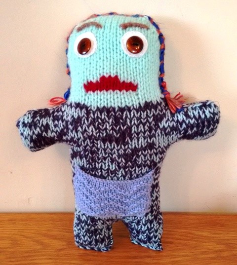 Great Balls of Wool: Free knitting pattern for a worry monster with legs...