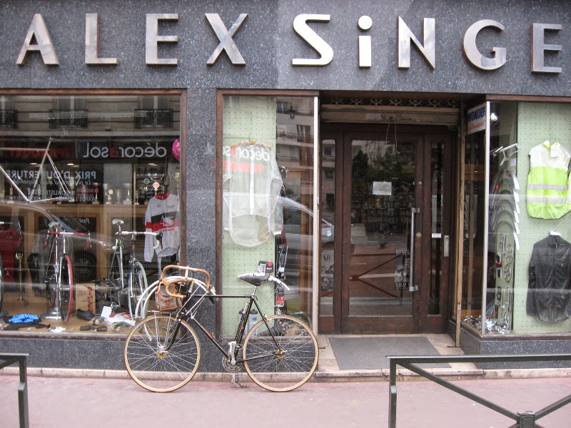 grubb1937: 1940s Alex Singer - Une Belle Chanteuse