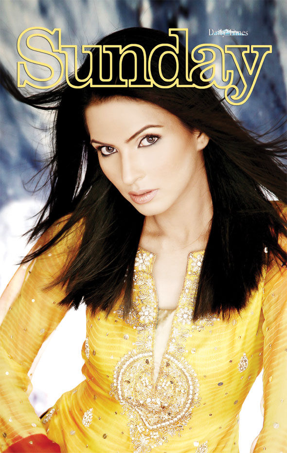 Fashion & Beauty Tips: Pakistani Super Model Fauzia