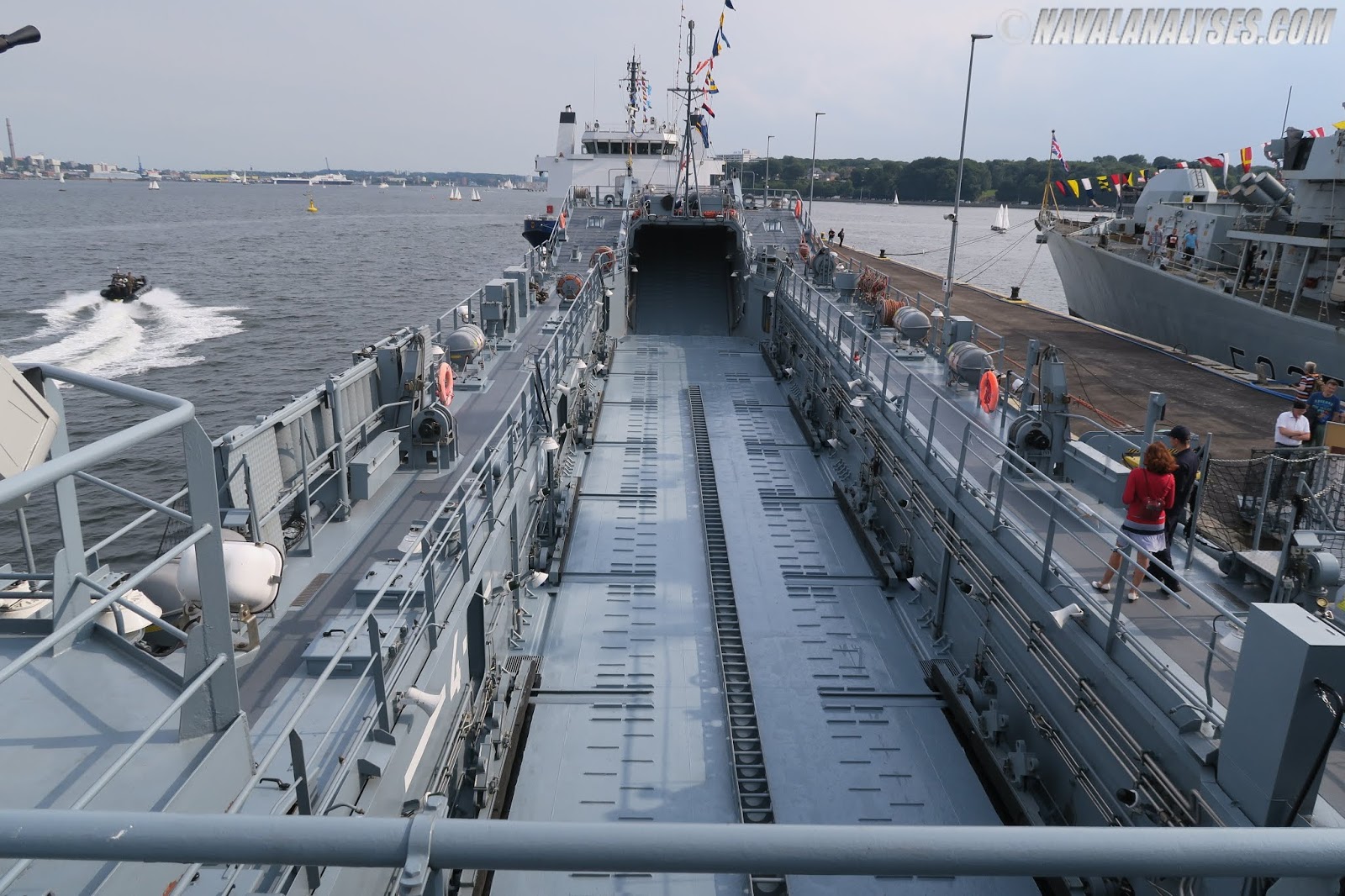 Naval Analyses: PHOTO GALLERY #19: Kraków, minelayer/landing ship of ...