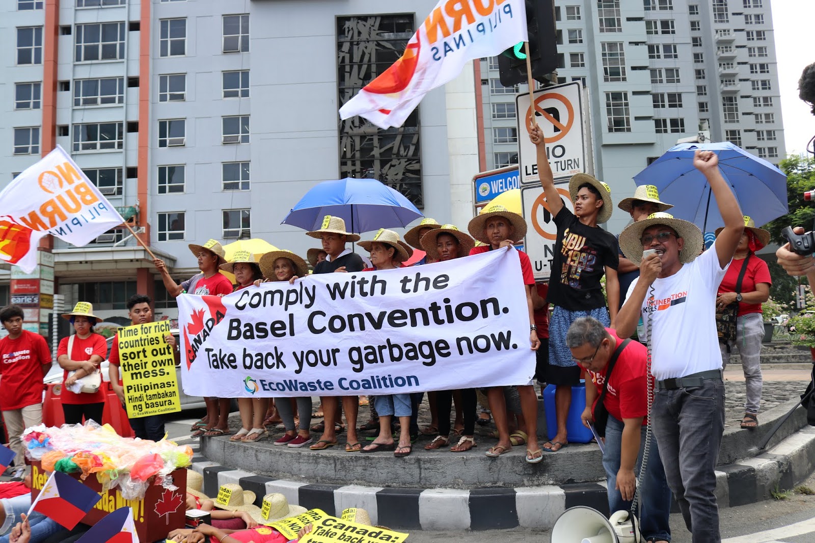 Environmental Activists Step Up Protest over Unreturned Garbage from Canada