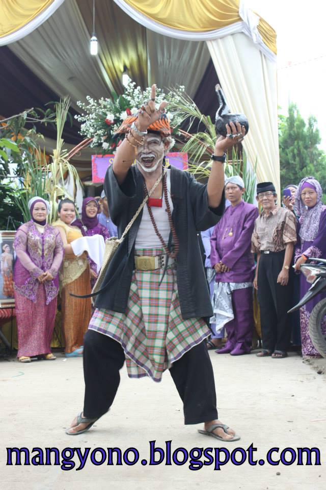 HOBBY BERKEBUN: Seni Lengser Mapag Pengantin Di Cikarang