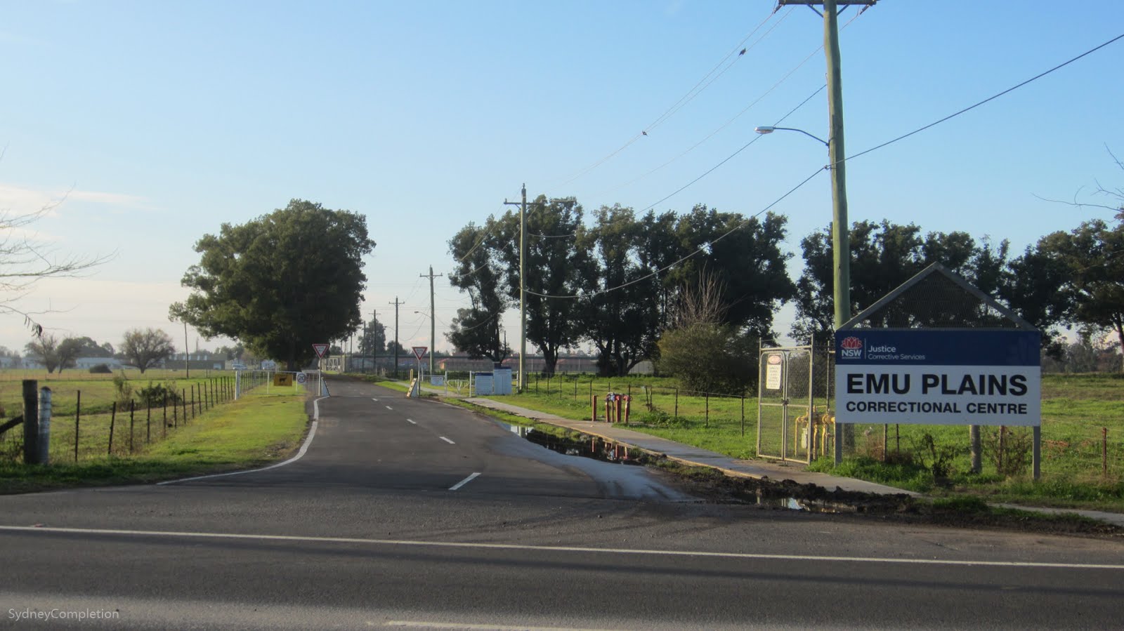 On the Mountain's Edge: Emu Plains - Completing Sydney