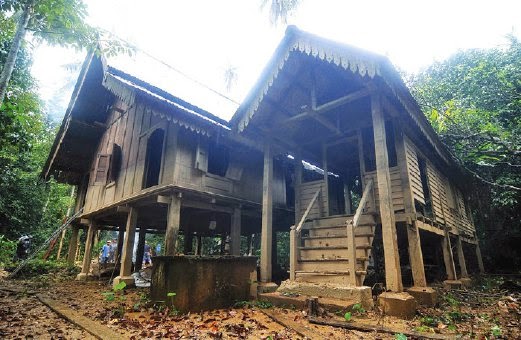 Syiling Dalam Tiang Seri Rumah Serambi Pahang ~ Alam Ghaib Alam Misteri