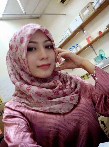 Cerita Dewasa: Nafsu Birahi Ibu Berjilbabku Yang Tinggi Cerita Dewasa: Nafsu Birahi Ibu Berjilbabku Yang Tinggi