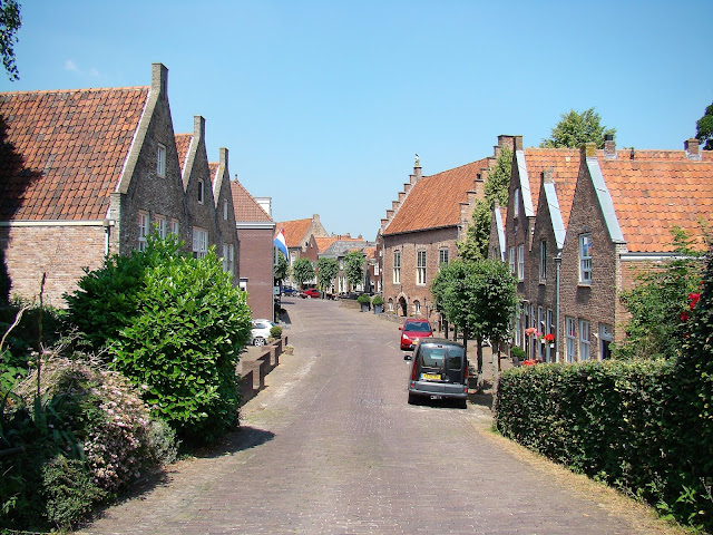 Dorpen en Steden van Nederland: Woudrichem (Noord-Brabant)
