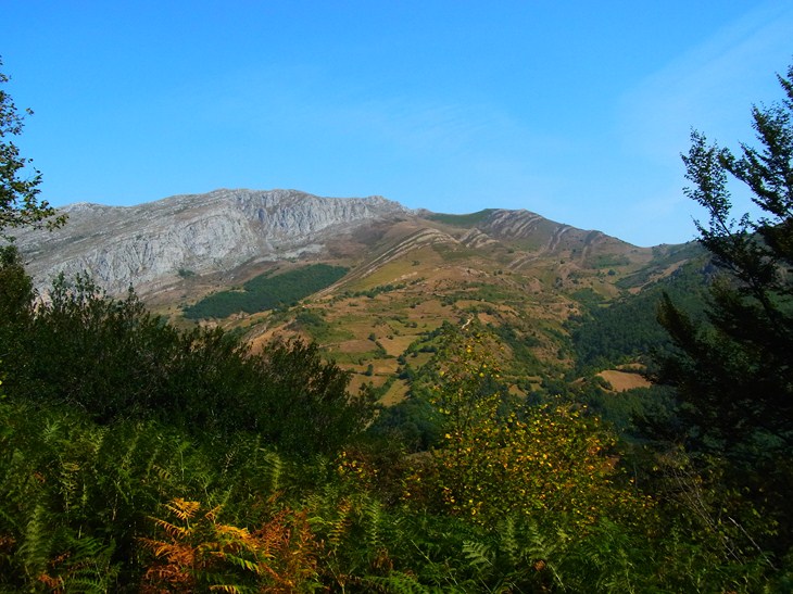Ruta: Hayedo de Montegrande y Cascada Xiblú. | Callejeando por el mundo