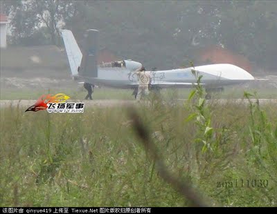 WORLD DEFENCE: Chinese New Global Hawk Like UAV WuZhen-2000B