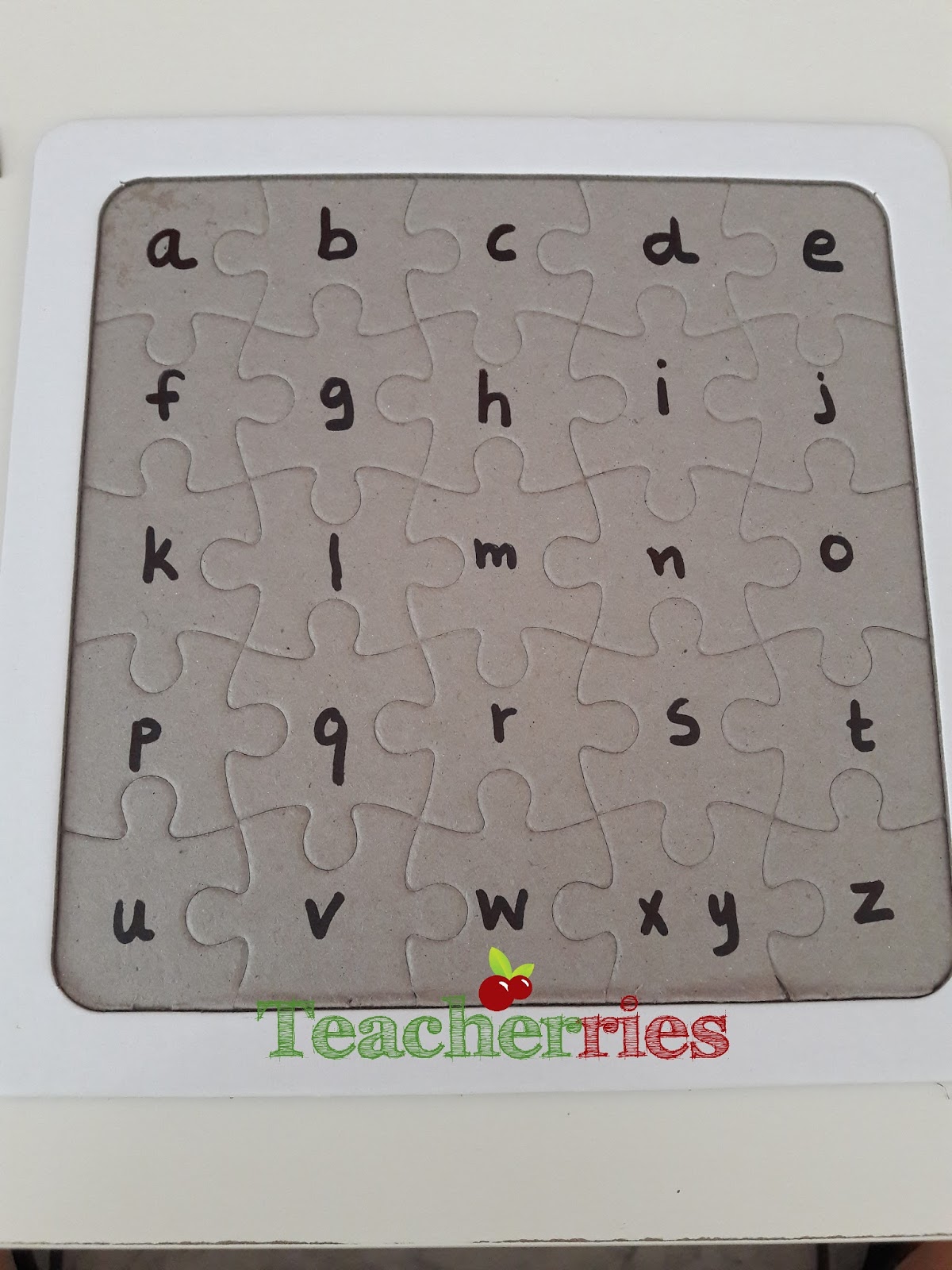 Teacherries: DIY Alphabet Puzzle!!!
