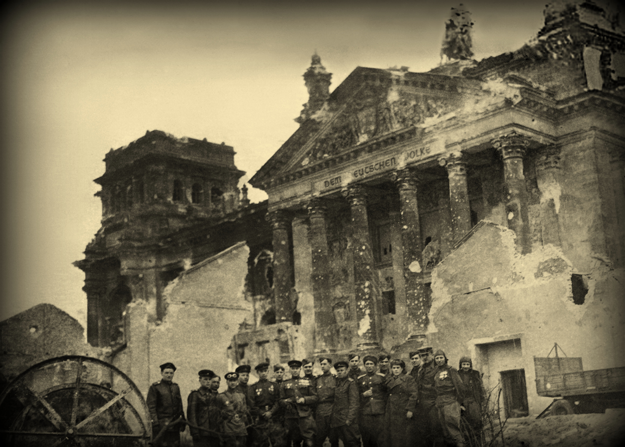 ΙΣΤΟΡΙΑ ΕΛΛΗΝΙΚΗ ΚΑΙ ΠΑΓΚΟΣΜΙΑ : ΒΕΡΟΛΙΝΟ 1945 - Η ΠΤΩΣΗ ΤΗΣ ΧΙΤΛΕΡΙΚΗΣ ...