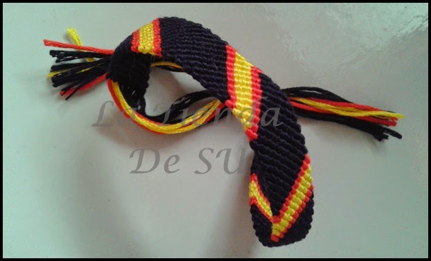 Tutoriales Manukonarte - Tejiendo con Susana: PULSERA MACRAMÉ BANDERA ...