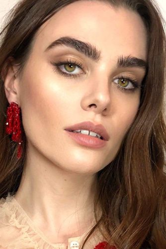 9 Best French Makeup Tips in 2019