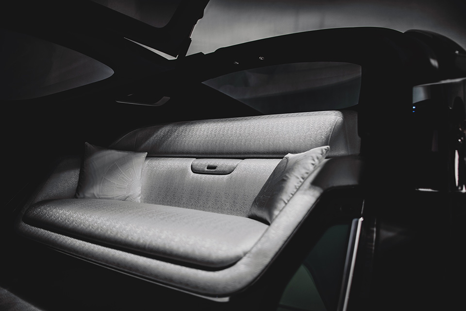 Here’s a Closer Look at the Insane Rolls-Royce 103EX Concept...*