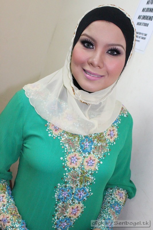Sheila Rusly Jilboobs baju kurung bling-bling dada ketat tetek menjojol | Artis Selebriti Melayu ...
