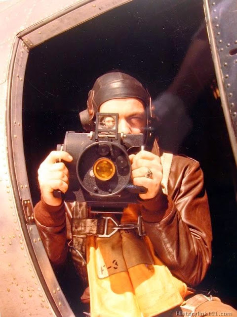 Rare Color Portraits of Photographers During World War II ~ Vintage ...