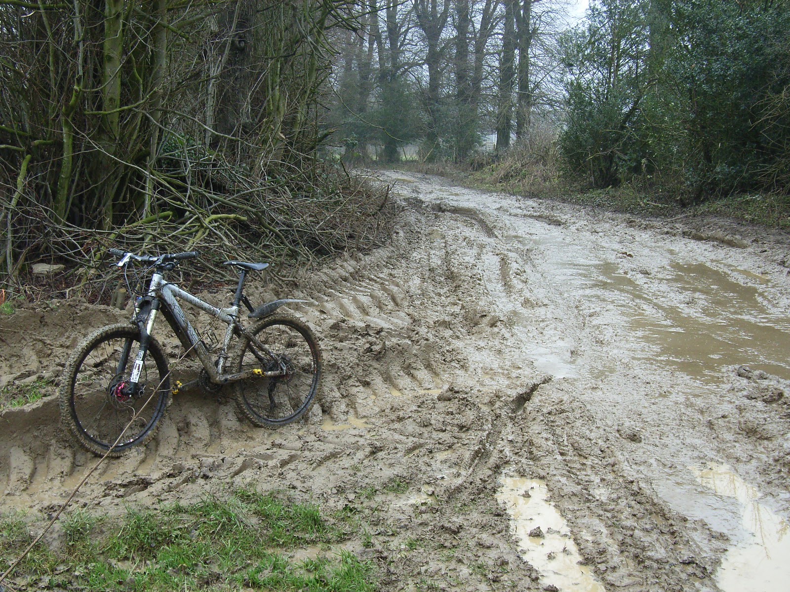 CSI: MTB. The strange case of the muddy bike.