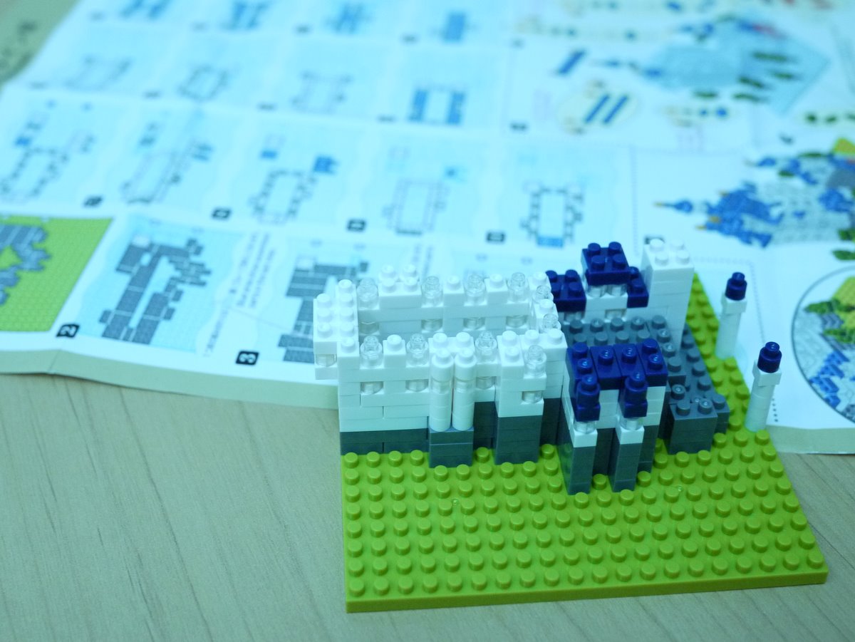 Christopher Tan: nanoblock Neuschwanstein Castle (Schloss ...