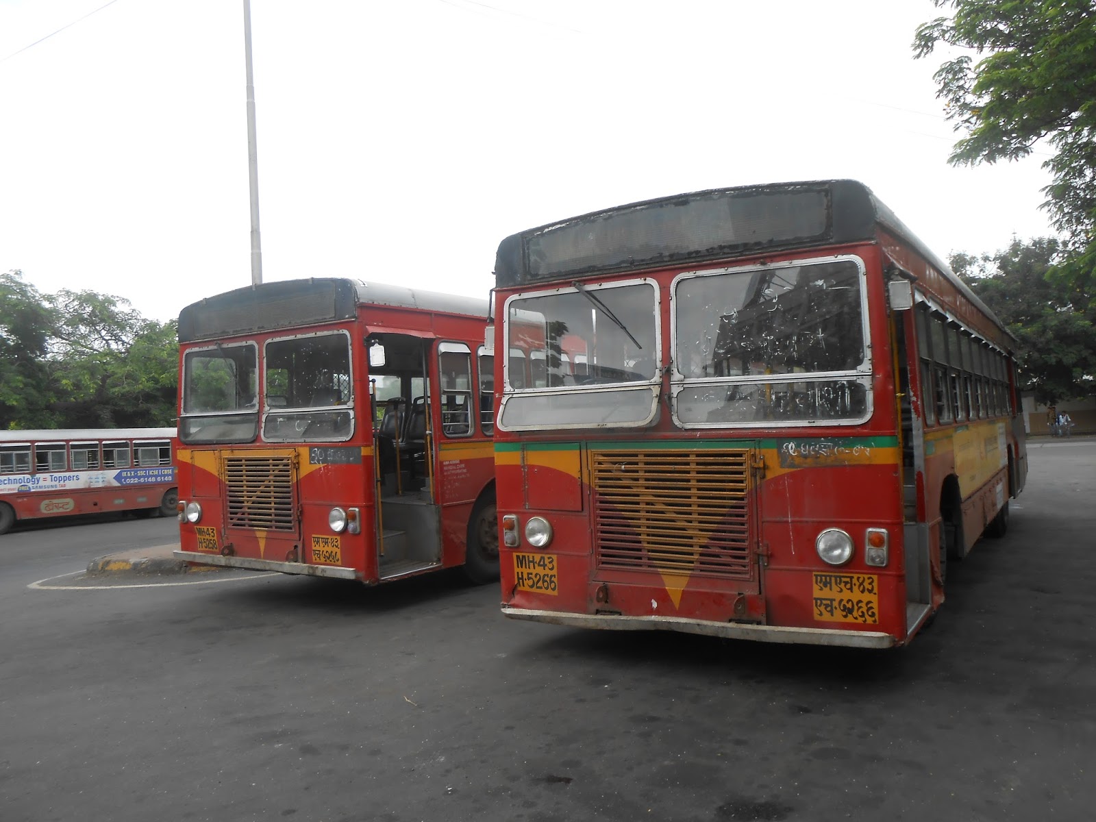 India's Transportation: NMMT' Ashok Leyland Modified buses at Vashi Bus ...