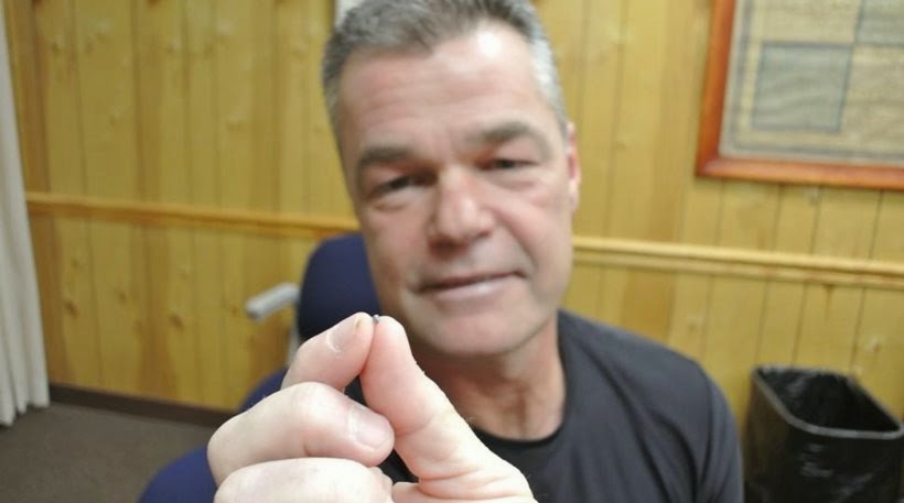 ΜΗΝ ΤΟ ΕΠΙΧΕΙΡΗΣΕΤΕ ΕΠ ΟΥΔΕΝΙ... ΠΥΡΟΒΟΛΗΣΕ ΤΗΝ ΓΥΝΑΙΚΑ ΤΟΥ ΣΤΟ ΛΑΙΜΟ ...