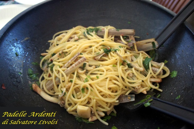 Padelle ardenti: Spaghetti ai Coltellacci o Cannolicchi