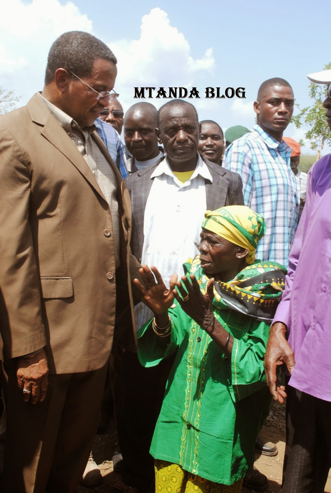 ZIARA YA JK MAGOLE KWA WAHANGA WA MAFURIKO, HII NDIYO TASWIRA YA ...