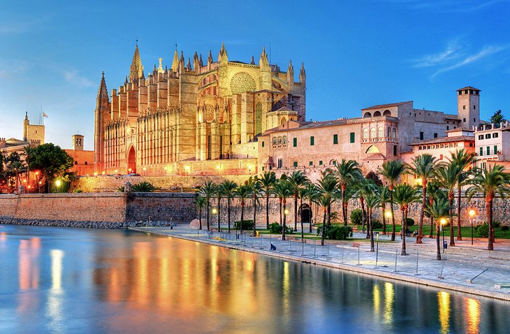 Five Tourism: The Capital City of Palma: Mallorca's Top Tourist Destination