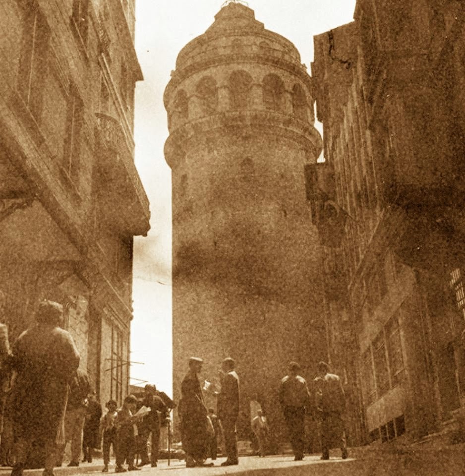 Εις την Πόλιν: Πύργος του Γαλατά στα 1950- 1950 Galata kulesi