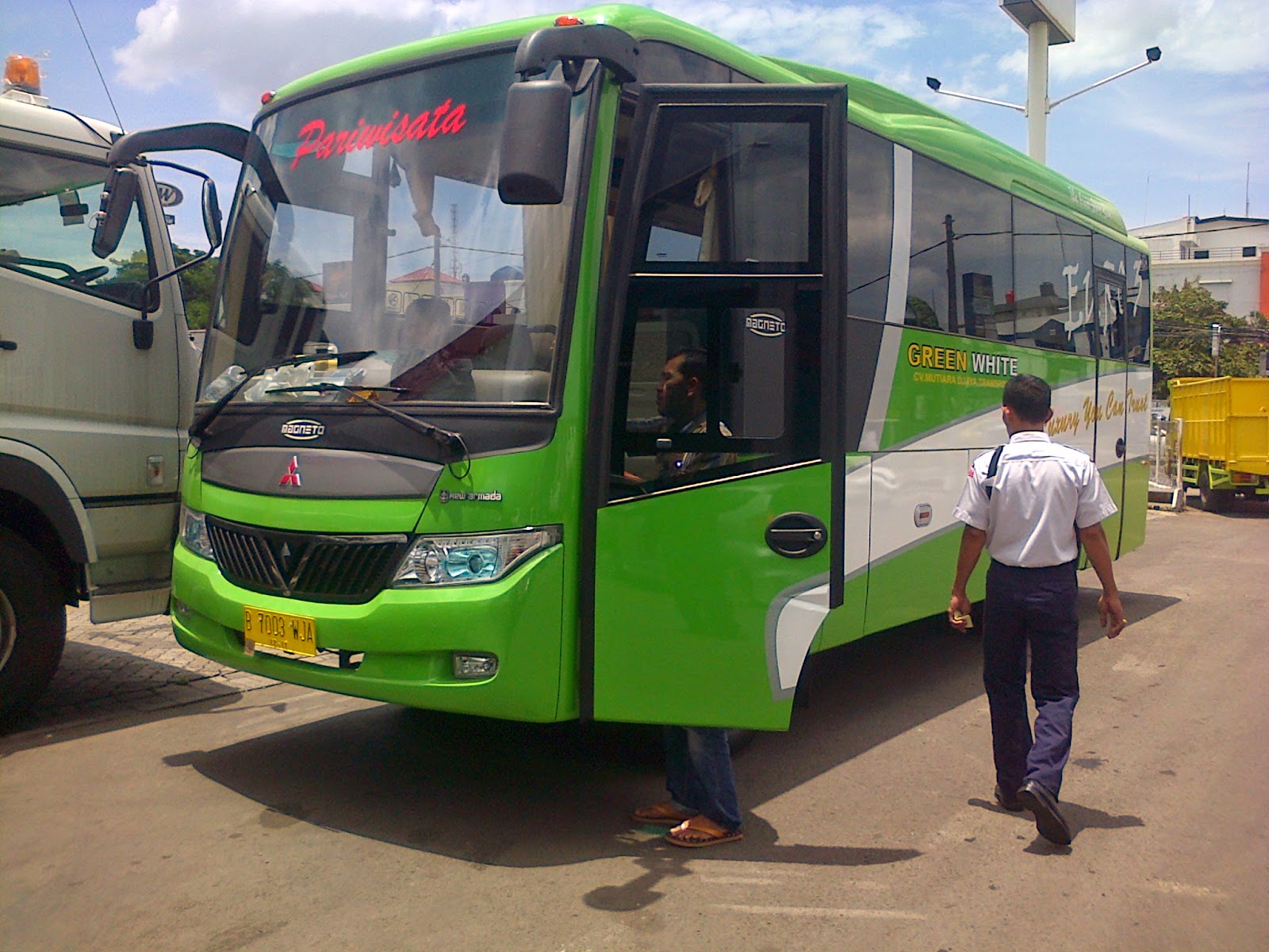 MEDIUM BUS MITSUBISHI dan MODIFIKASI 4WD: medium bus fe 84g bc standar ...