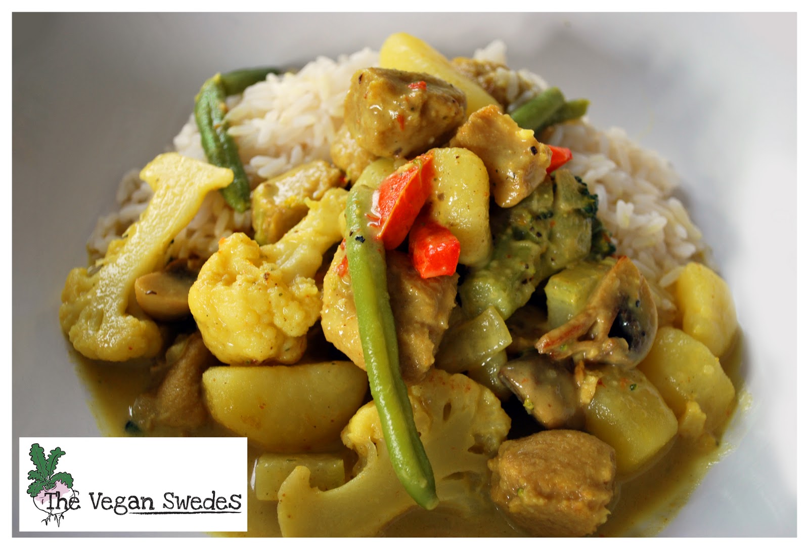 The Vegan Swedes: Vegan Vegetable Curry w/ "Chicken" Chunks