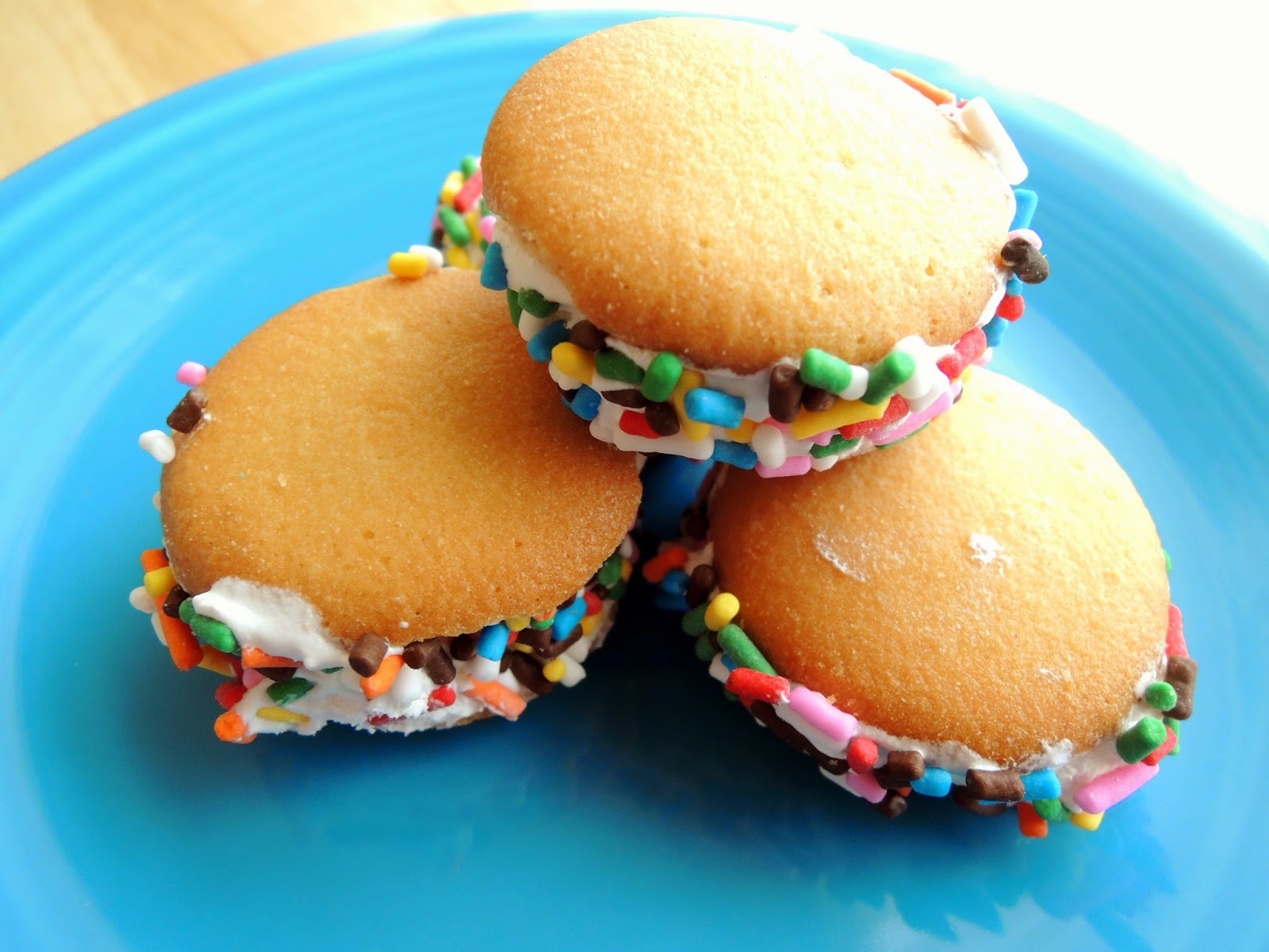 Holly Goes Lightly: Mini Ice Cream Sandwiches