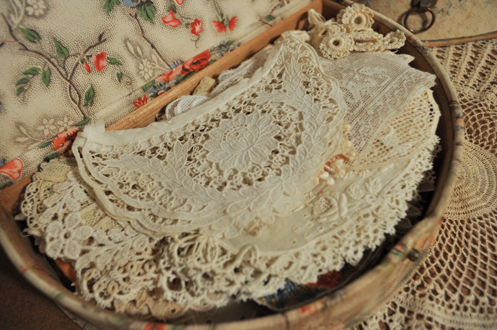 Faith, Grace, and Crafts: More Lace to Share With You.