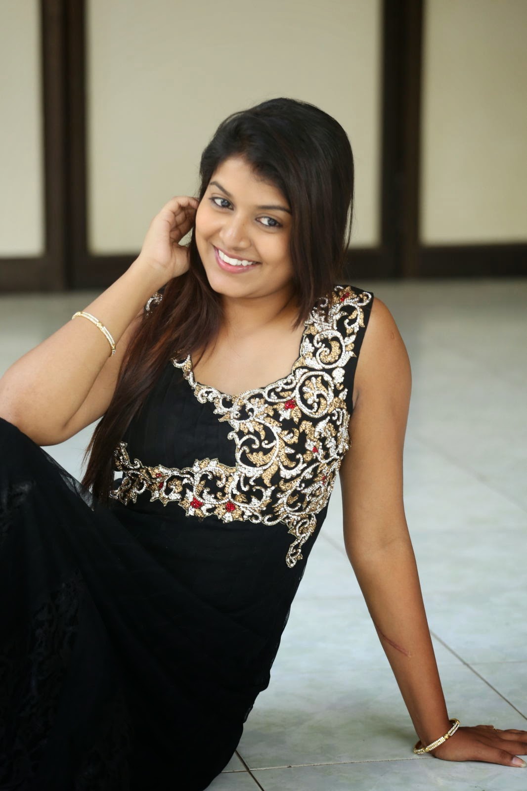 Kavya Kumar wallpapers | Tollywood one blog