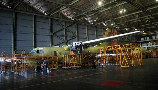 Bangunan Hanggar Pesawat - Perbaikan Alat Berat